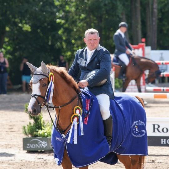 Willie Nelson Rescued 70 Horses From The Slaughterhouse - Stable Express